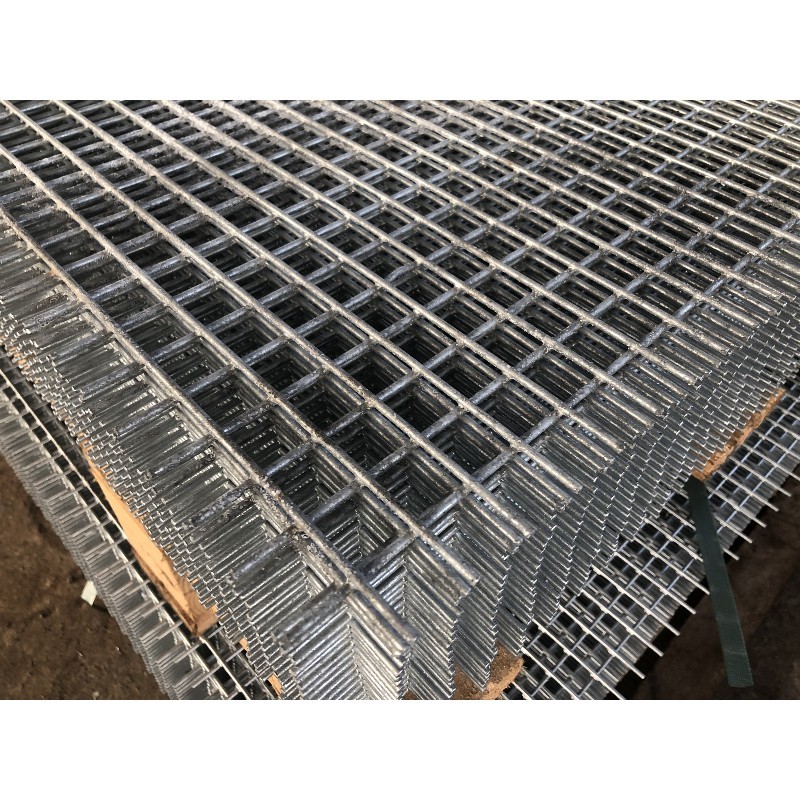 Panneaux Treillis Serruriers soudés en acier brut et galvanisé