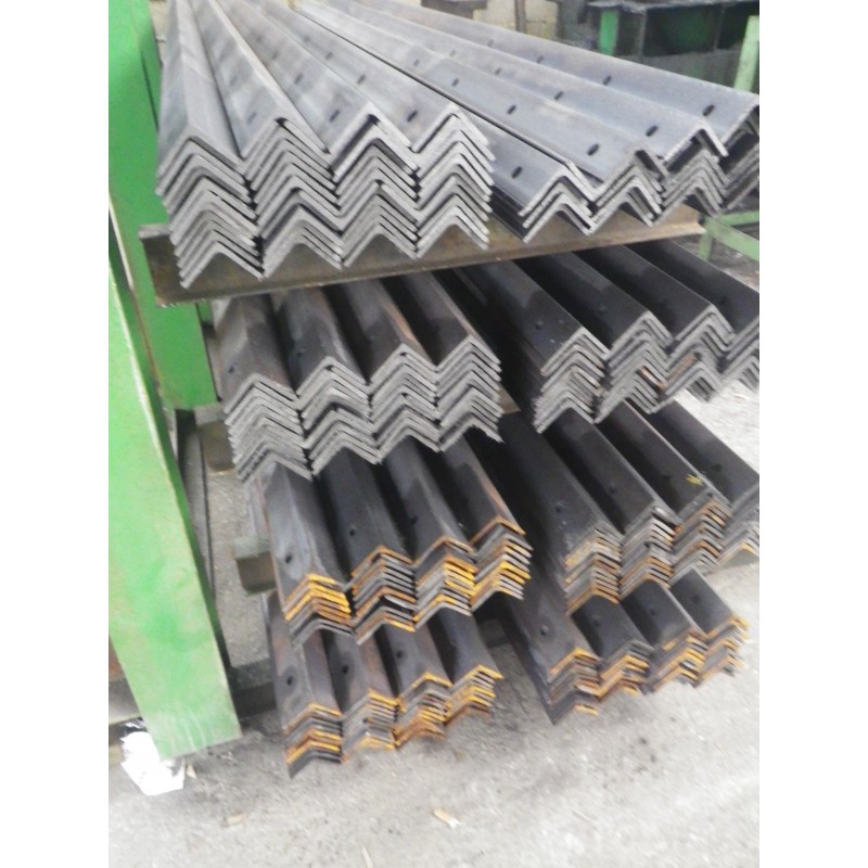 PIQUETS FER CLOTURE L50x50x5 - 2M - percés 4 trous - Par 50